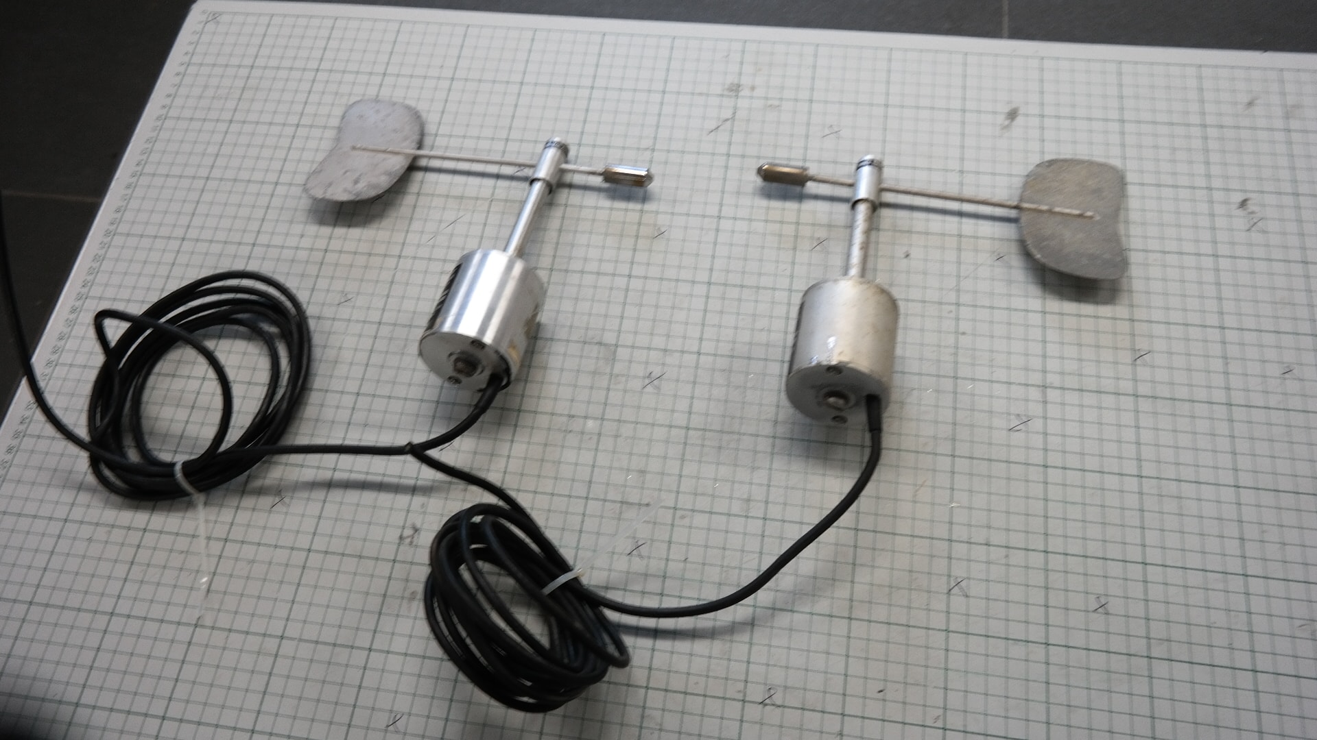 Vector Instruments w200p wind + vane arm f20 anemometer set - TME ...