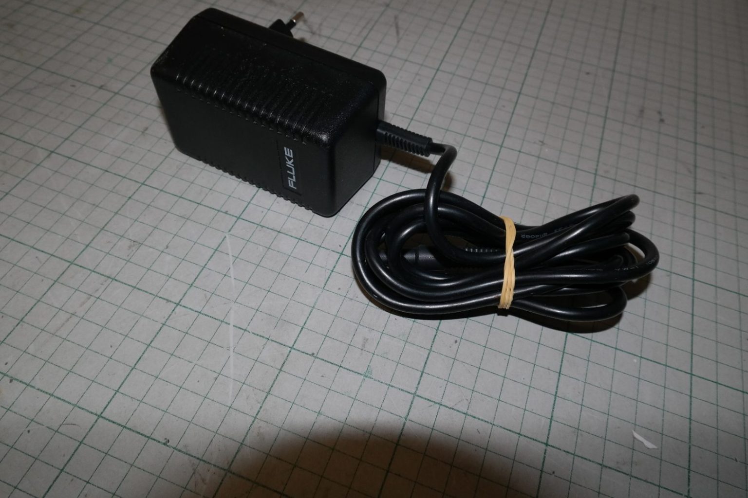 FLUKE 124 40 mhz Industrial Scopemeter / scope with accesories - TME ...