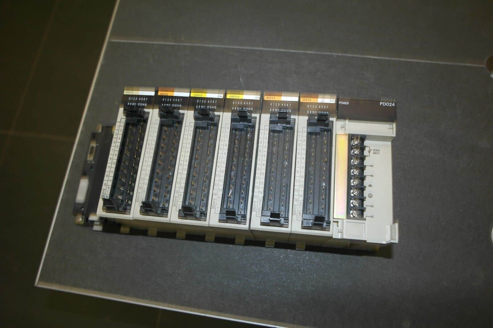 OMRON SYSMAC C200 PD024 OD212 ID212 c200hw base - TME Trading Company